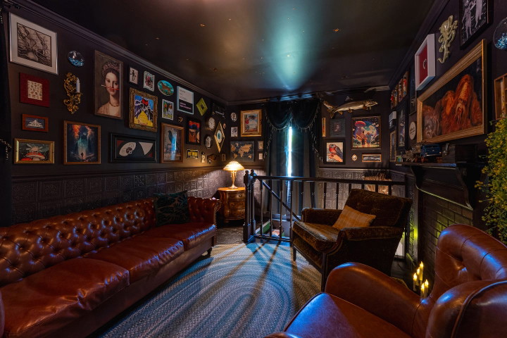 Fun Mothman Themed House W/ Whole House Escape Rm - Fayetteville, WV