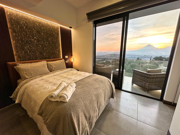 Premium With A/c And A Volcano View - Guatemala City