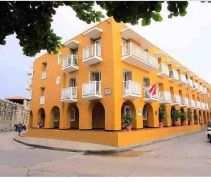 2 Bedroom Apt. Great Location - Inside Old City - Cartagena