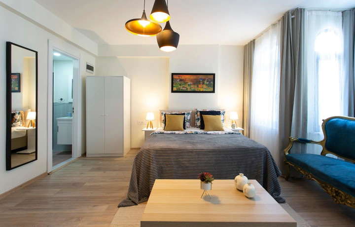Charming Bay Window Studio  Steps From Istiklal - Beyoğlu