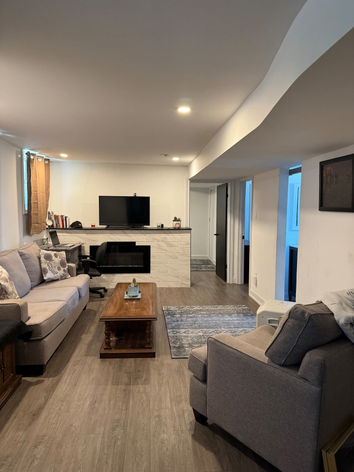 2bd Near Lhsc, Uwo, Fanshawe College - London, ON, Canada