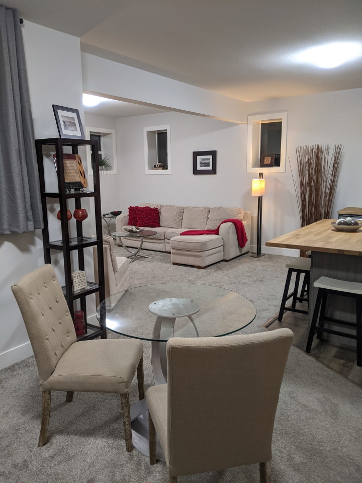 Chic And Modern Getaway - Kelowna