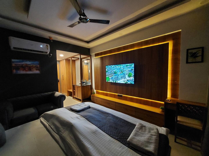Luxury Loft 5 | Omaxe New Hazratganj - Lucknow