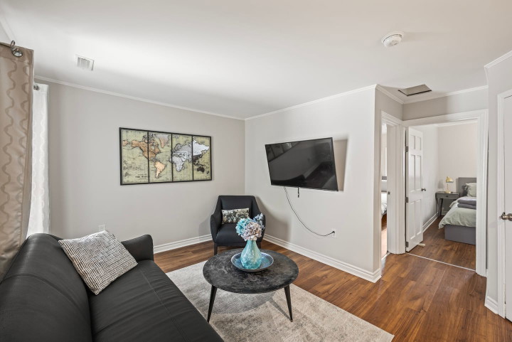 Kingston Getaway - Cosy Two Bedroom With Parking - Kingston