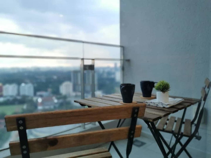 Modern Home With Balcony/high Floor/cozy And Quiet - Kuala Lumpur