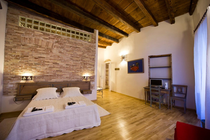 In The City Center Next To The Saint Remy Bastion - Cagliari
