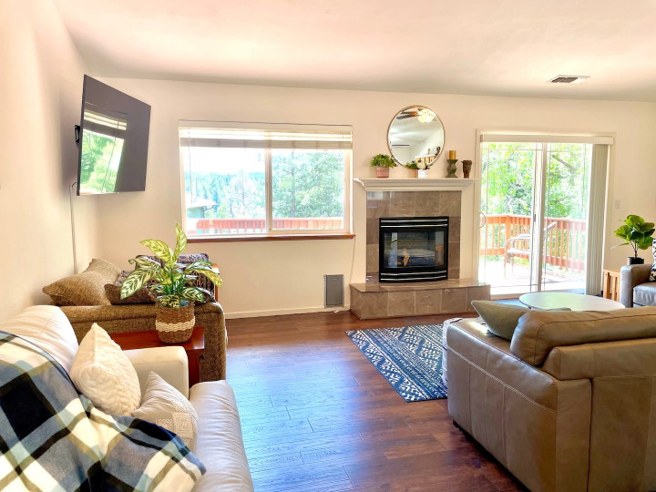 Home With Tranquil Mountain And Forest Views - Pollock Pines, CA