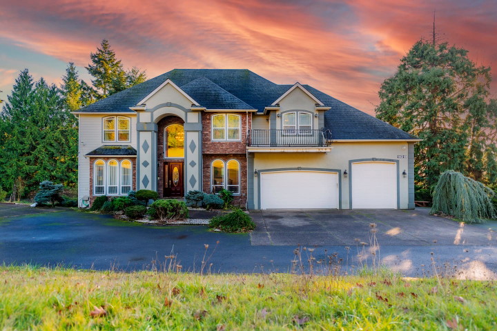 Huge Luxury Home With Huge Deck Near Powell Butte - West Linn, OR