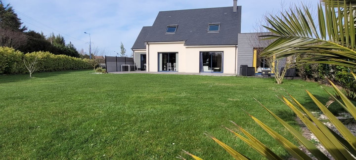 Maison Familiale, Grand Jardin En Haut De La Baie - Normandie