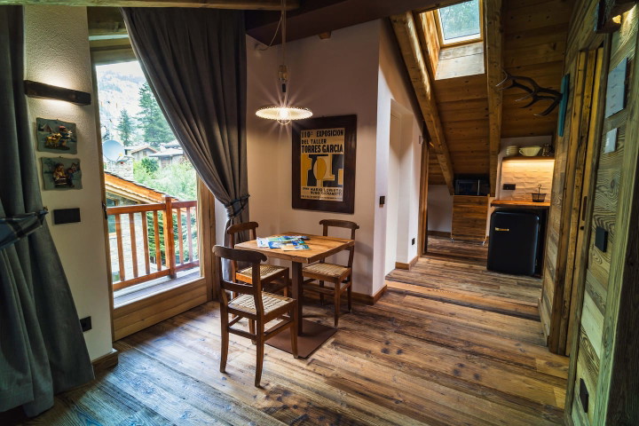 Central And Romantic Attic - Courmayeur