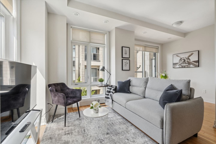 2 Min To The Subway | Patio | Parking | Hwy - Toronto