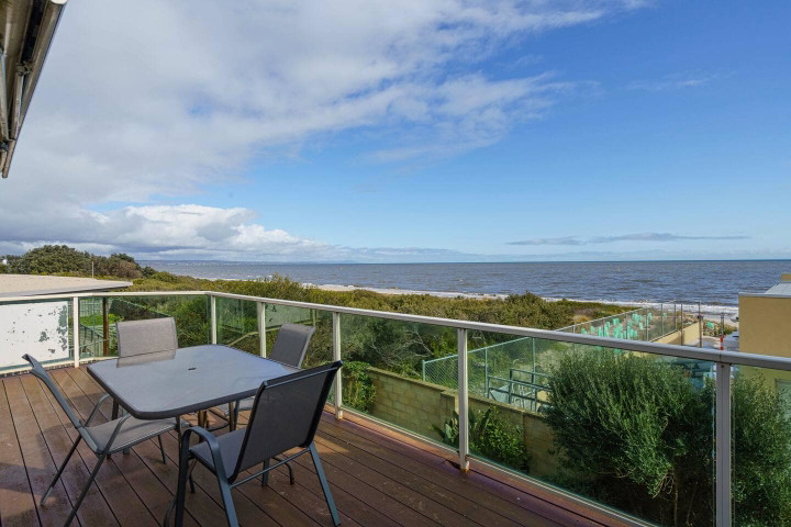 Beachfront At Bonbeach A Coastal Lifestyle Gem - Frankston