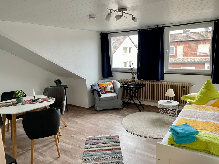 Large Living Space In Düsseldorf - Düsseldorf