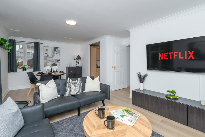 2bdr/2bath Lux Home/romford- Secureparking+balcony - Brentwood