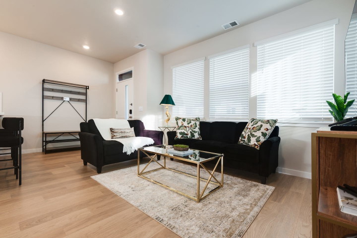 New 3bed 2.5bath Luxury Townhome - Hillsboro, OR