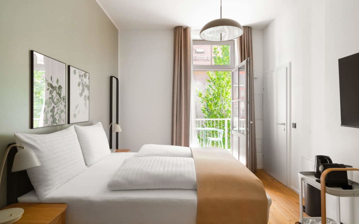 Graz Trauttmansdorffgasse | Queen Room + Balcony - Graz