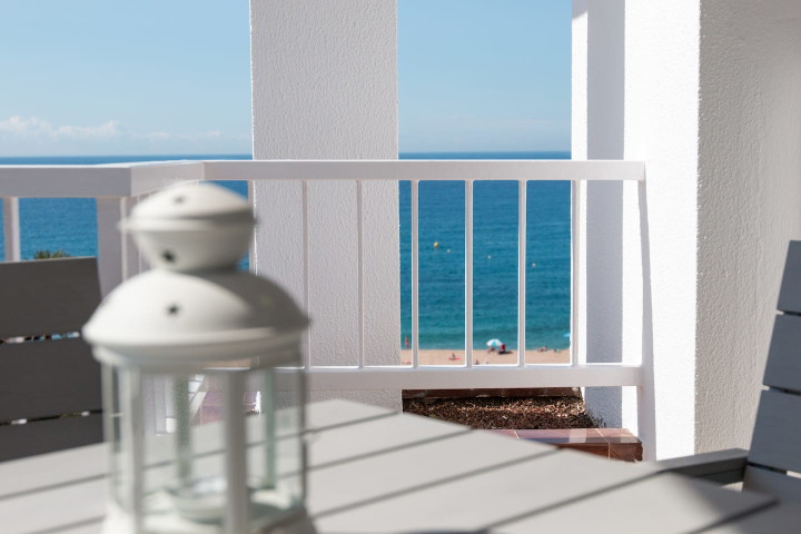 Seahomes Vacations - Seafront Apt Fenals + Pkg - Blanes