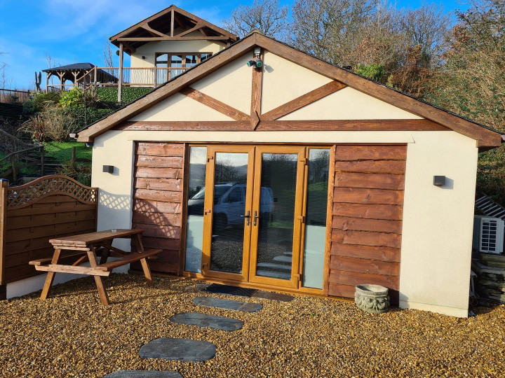 Cwt Y Gornel
Luxury One Bedroom Chalet With Hottub - Portmeirion