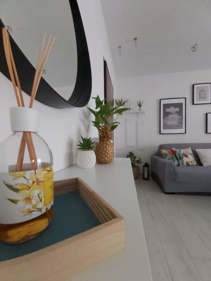 The White Cheap & Chic Apartment In Olbia - Olbia