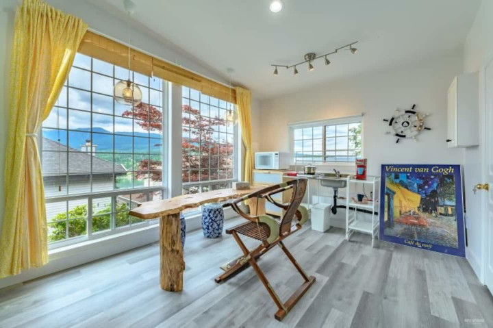 Amazing Seaview Vacation Cottage House - Coquitlam