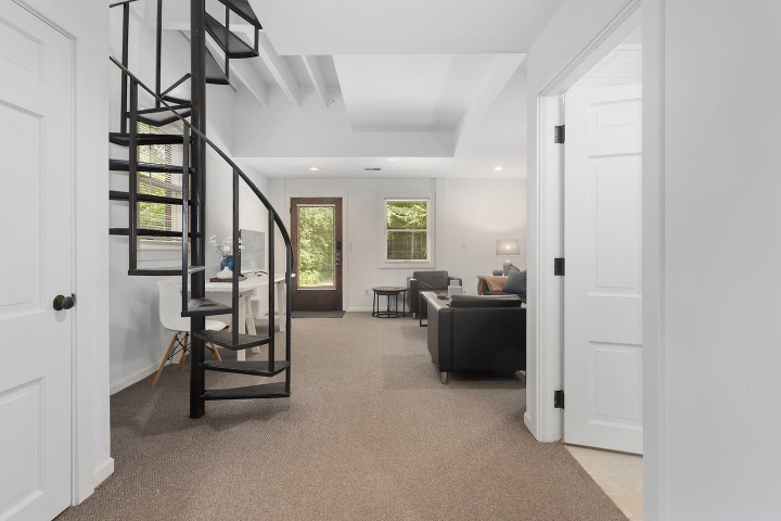 Historic Hyde Park Carriage House | 62 - Kansas City, MO