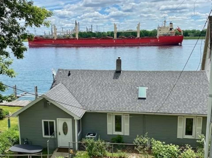 Blue Water Hideaway...awesome Renovation...incredible River Views...free Wifi - Sarnia