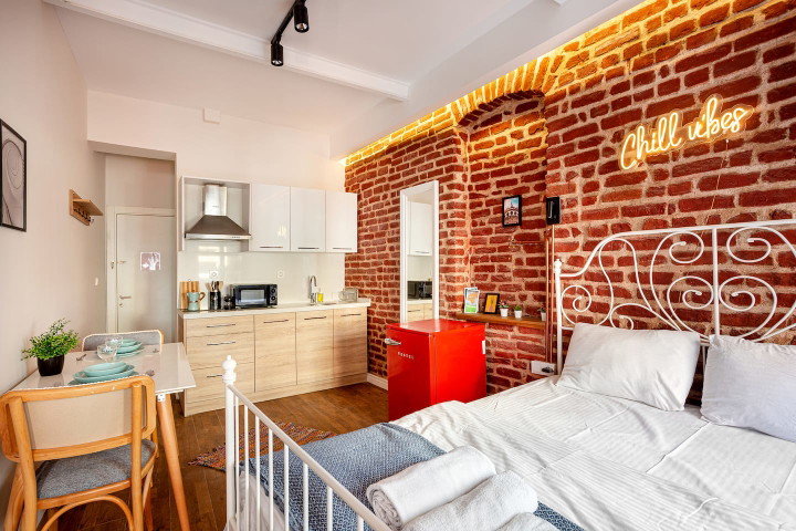 Un Grand Appartement Extraordinaire Idéalement Situé - Beyoğlu