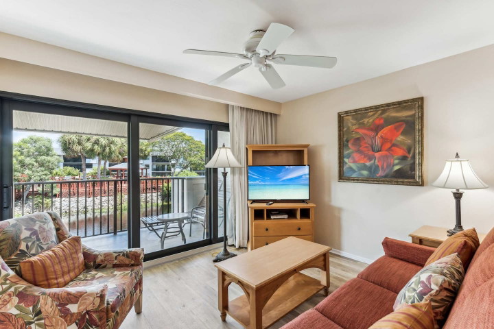 B-212 - Second Floor Lake View & Sleeps 6 - Naples, FL
