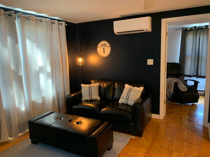 Historic 1-bedroom Carriage House Apartment - Des Moines