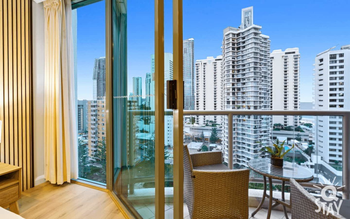 Legends - Deluxe Studio Apartment - Q Escapes - Gold Coast