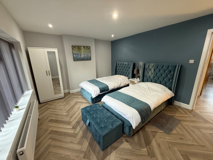 Luxurious 3 Bedroom Flat - Wolverhampton