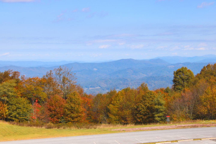 Beech Mountain Condo W/ Resort Pool & Spa - Banner Elk