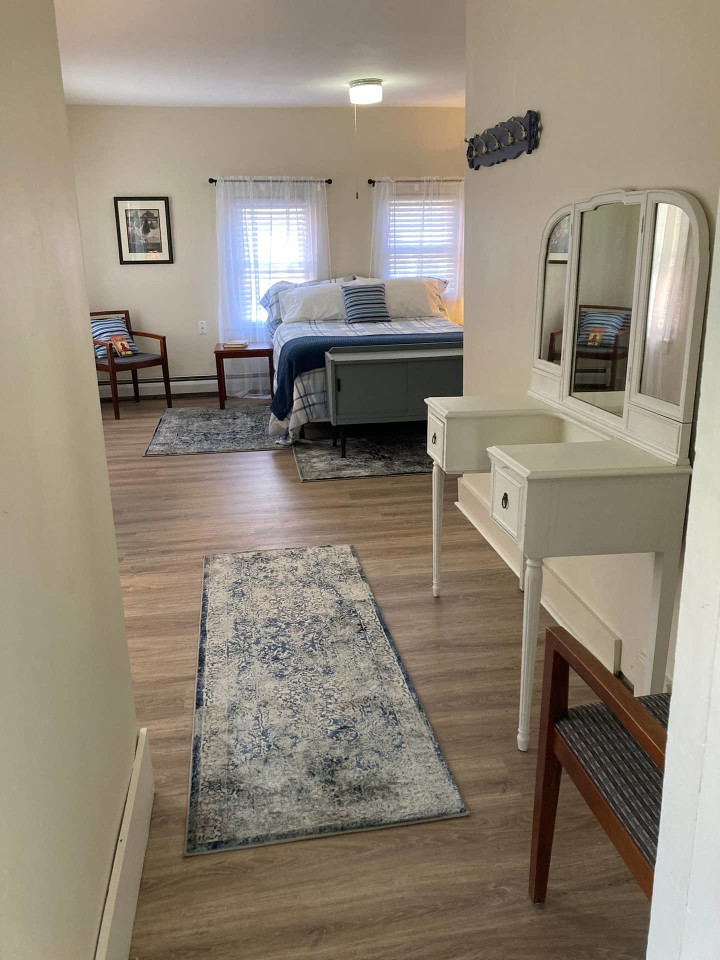 Warm, Spacious, Free Wineentire Apt-self Checkin - Dover, NH