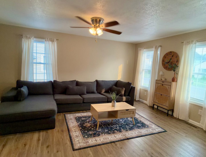 Modern 3br Duplex - Sleeps 6 - Off-street Parking - Ludlow, MA
