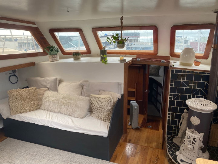 Charming Downtown Sausalito House Boat - Tiburon