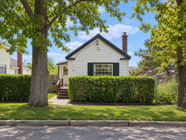 Cozy 2br Near Suny Oswego | Parking + Laundry - Oswego, NY