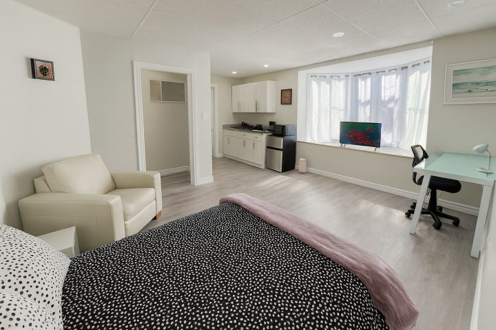 Studio Apartment Near The University, Unit 1 - London, ON, Canada