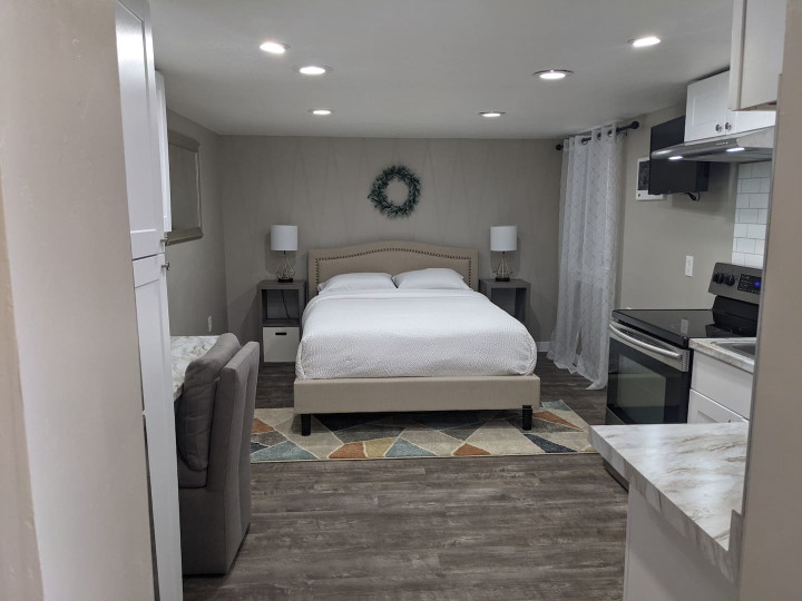 Cute, Clean Studio Apartment @Stayroselle - Pocatello, ID
