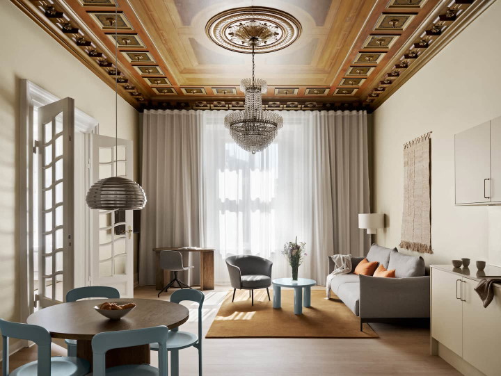 Apartment For 4 With Grand Original Ceilings - 