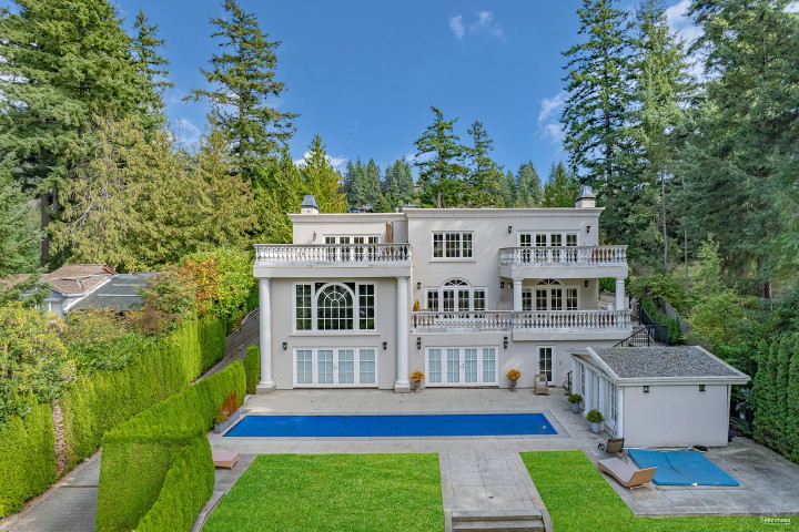 Elegant Spa Villa  Pool, Sauna, Steam & Hot Tub - Bowen Island