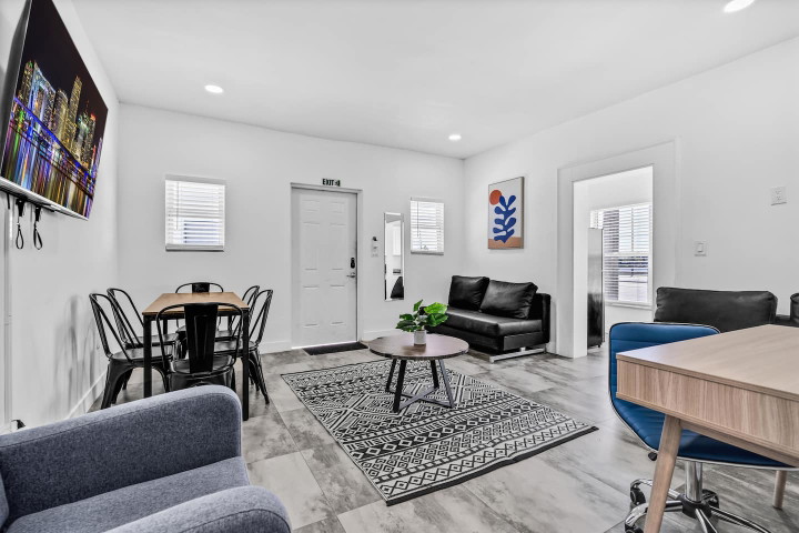 1 Block To The Beach 1br Sleeps 6 · On Hollywood - Hollywood, FL