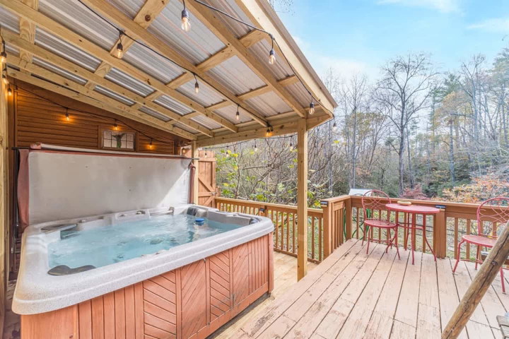 Blue Creek Shoals | Hot Tub, Sauna, & Game Room - Cleveland, GA