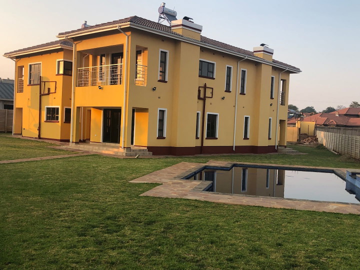 Pomona Bb House 7 Suites, Pool & Group Options - 하라레
