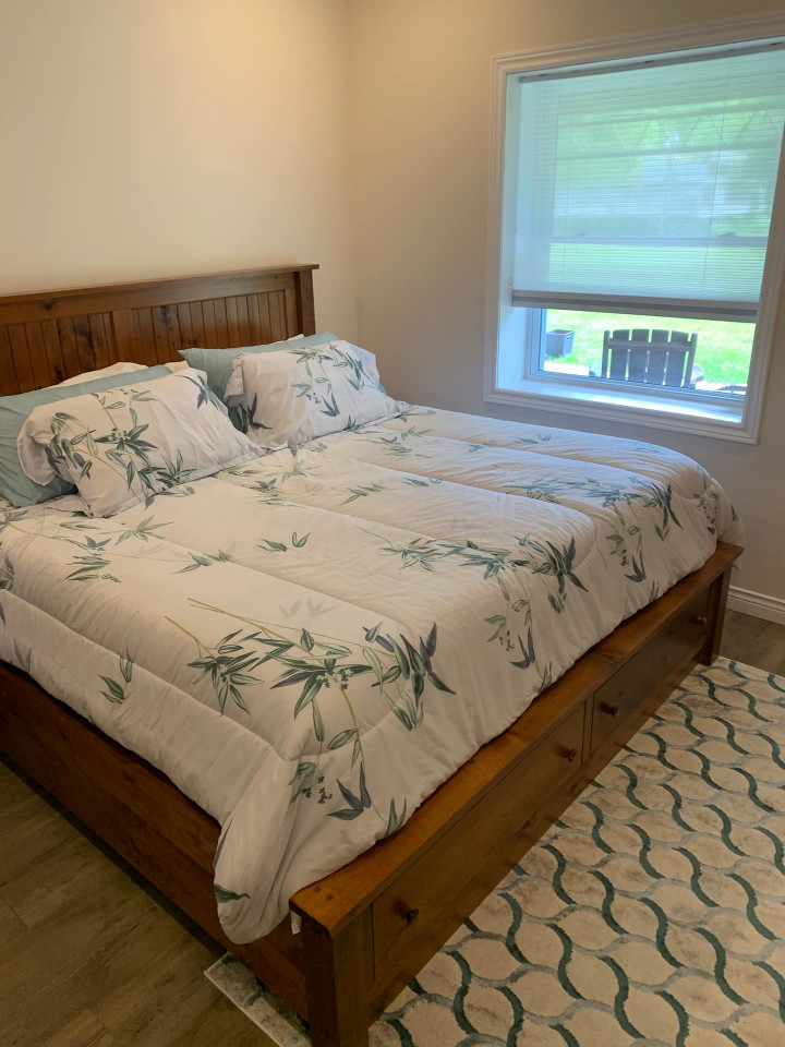 2 Bedroom Apartment On Main Floor Of House - Wiarton