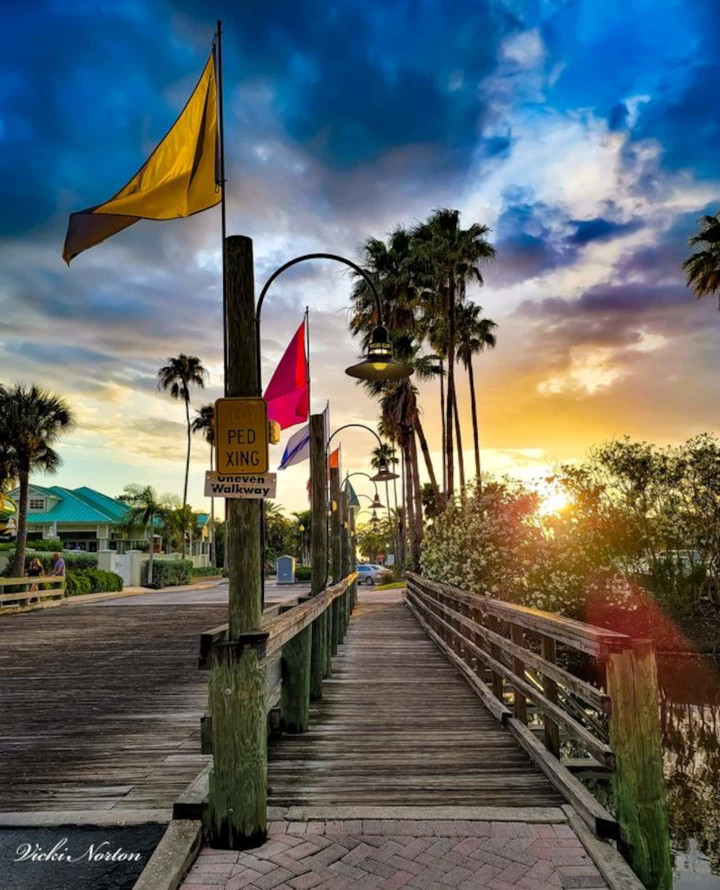 Our Best One Bedroom Great Water View /Passes Incl - Indian Rocks Beach, FL