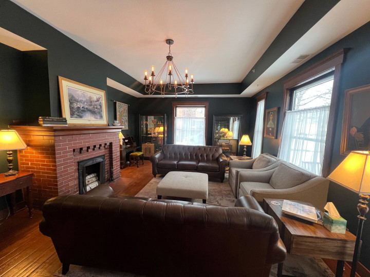 Charleston House Bed & Breakfast Inn - Charleston, IL