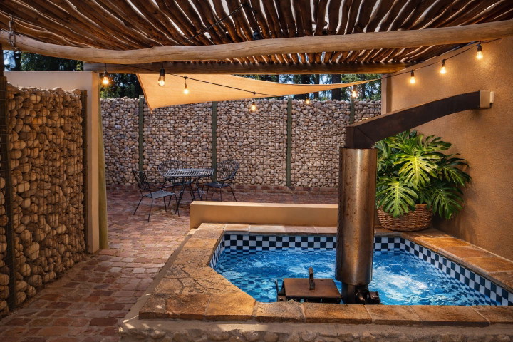 Josephine Studio Cottage & Hot Tub @ Under Oak - Wolseley
