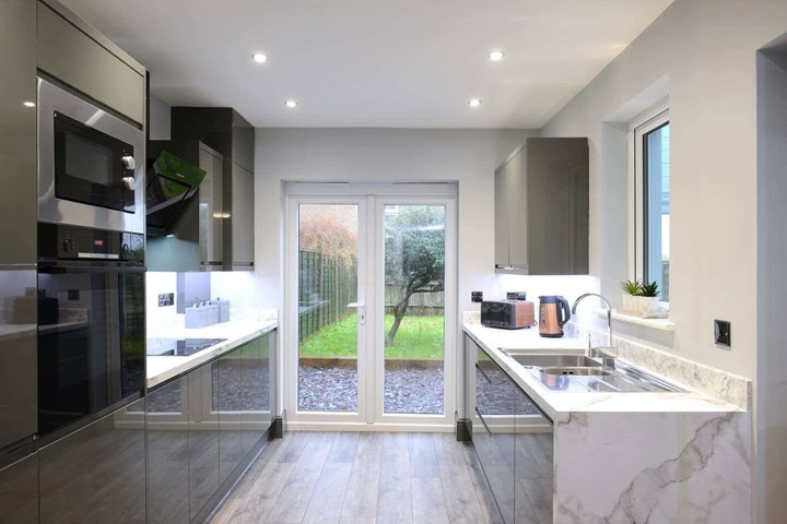 Spacious 8-beds, 2-bath  Contractor-friendly - Southampton