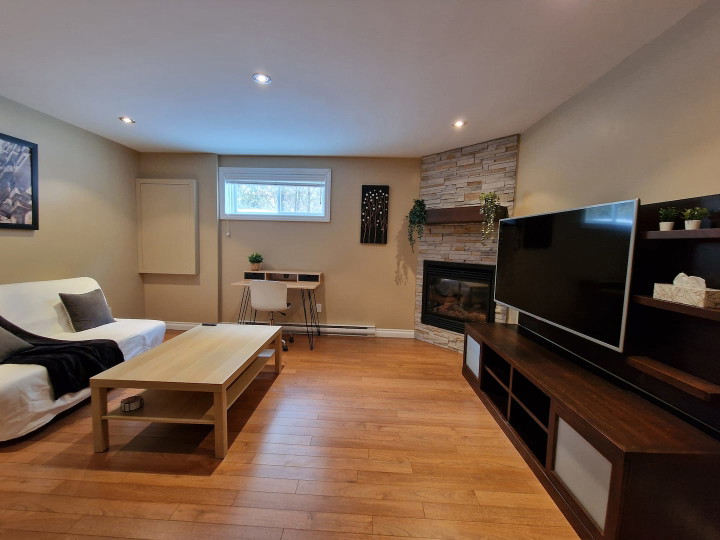 Suite Moderne Et Confortable - Sherbrooke