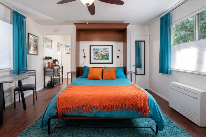 Walk To Downtown- Charming Guest House - San Luis Obispo, CA